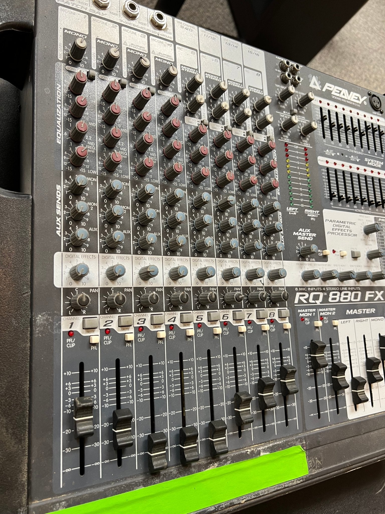 Used Peavey RQ 880 FX Powered Mixer